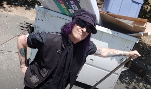 Joe Normal Releases New Video “Summer Jobs” – Veglam